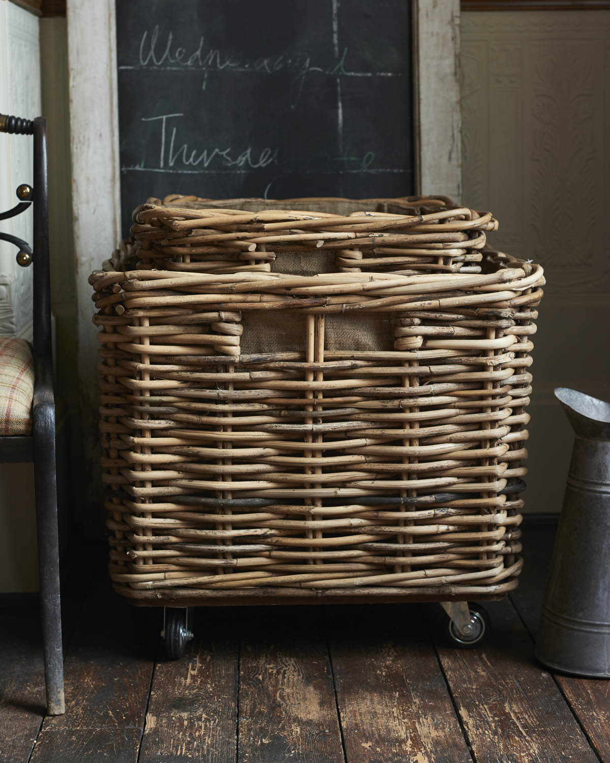 Large square rattan log baskets / wheels-hessian liner (211) – brush64